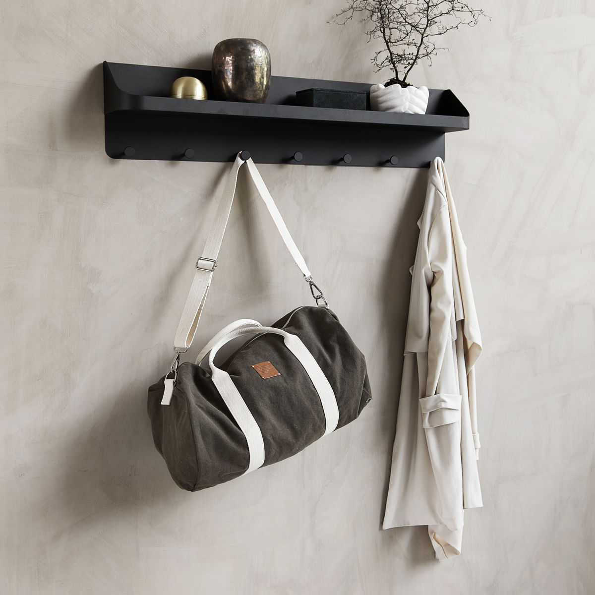 Knaggrekke - Sort, med hylle - Palma store